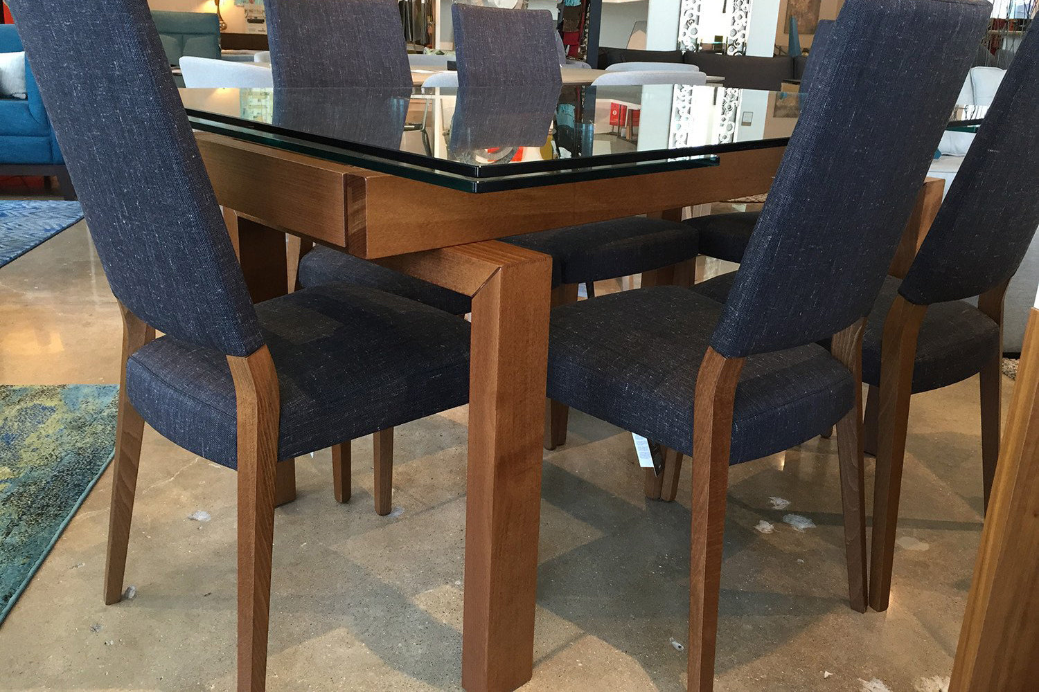 The contemporary Hyper extendable glass table made by Calligaris - Five ...